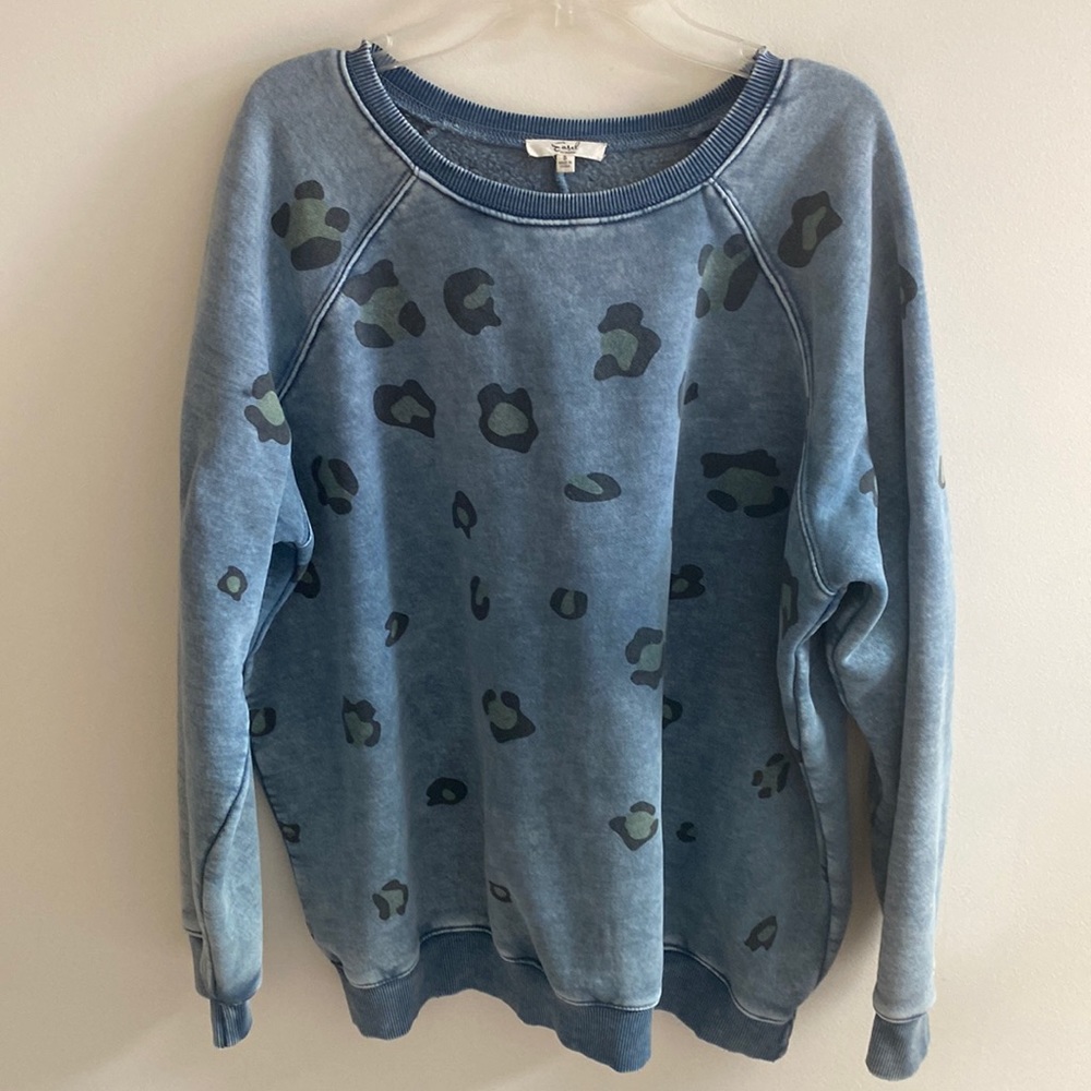 Easel Oversized Distressed Washed Blue Leopard Print … - Gem